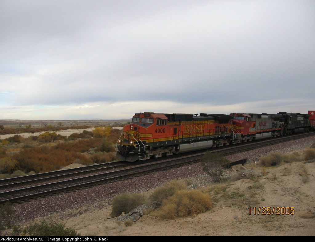 BNSF 4900